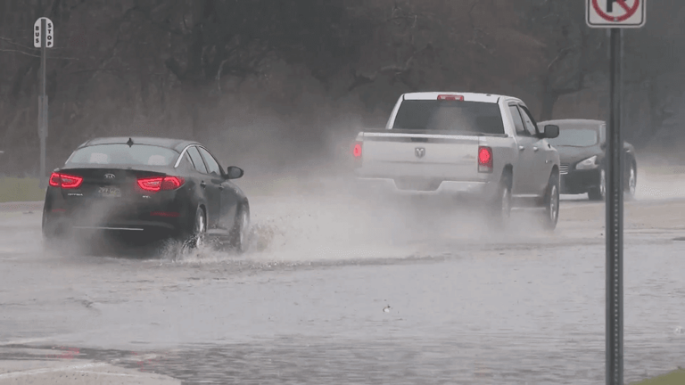 Heavy rain and thunderstorms Sunday ahead of flash freeze, whipping ...