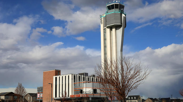 5 abandoned airports in America that were once-thriving travel hubs