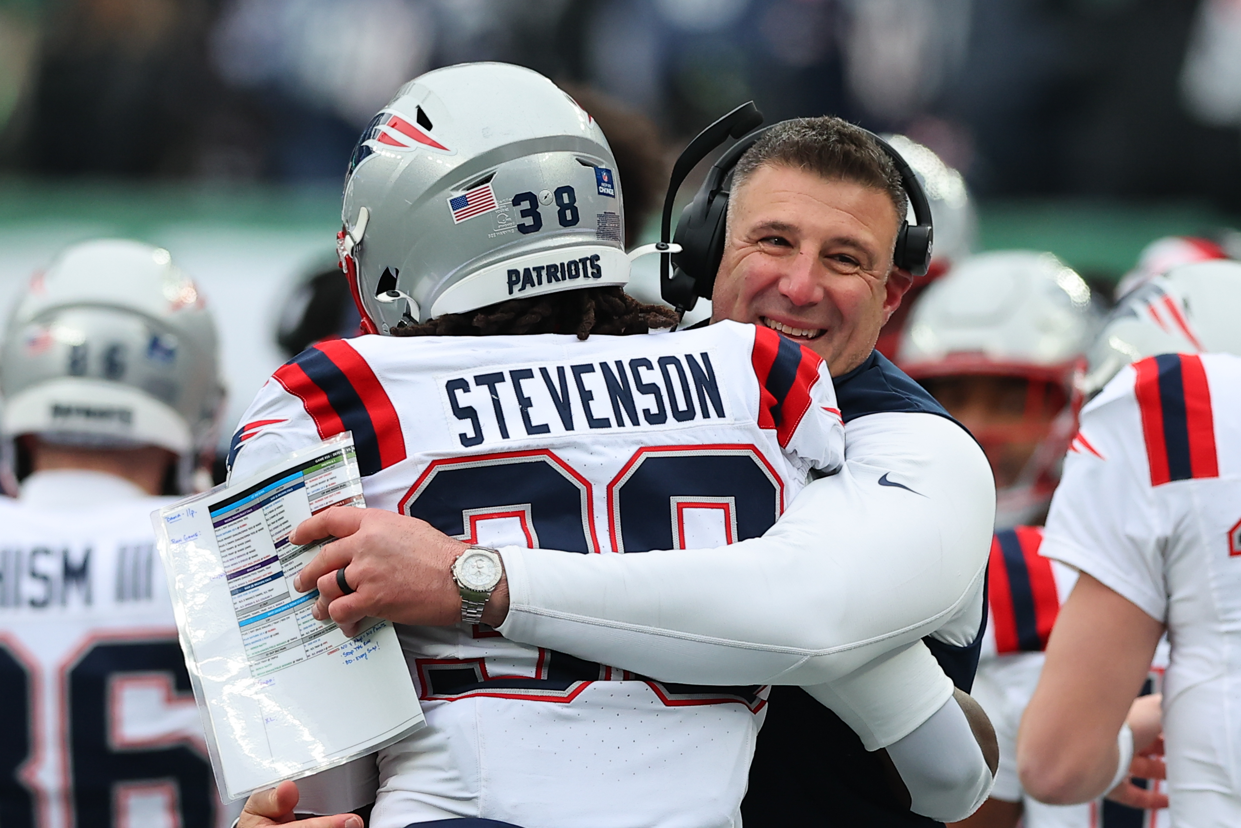 Patriots wrap up unfinished business to secure perfect road record