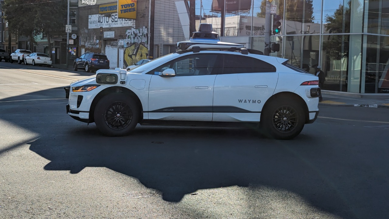 Robotaxis can drive solo but still hire humans for the dumbest task