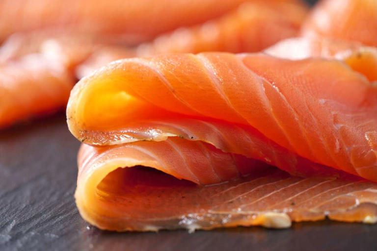 Smoked salmon: pitfalls to avoid and guidelines for making the right choice