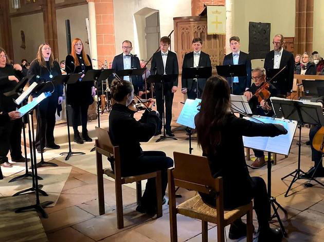 Da Capo und Bläserchor begeistern mehr als 400 Besucher in Frankenberg