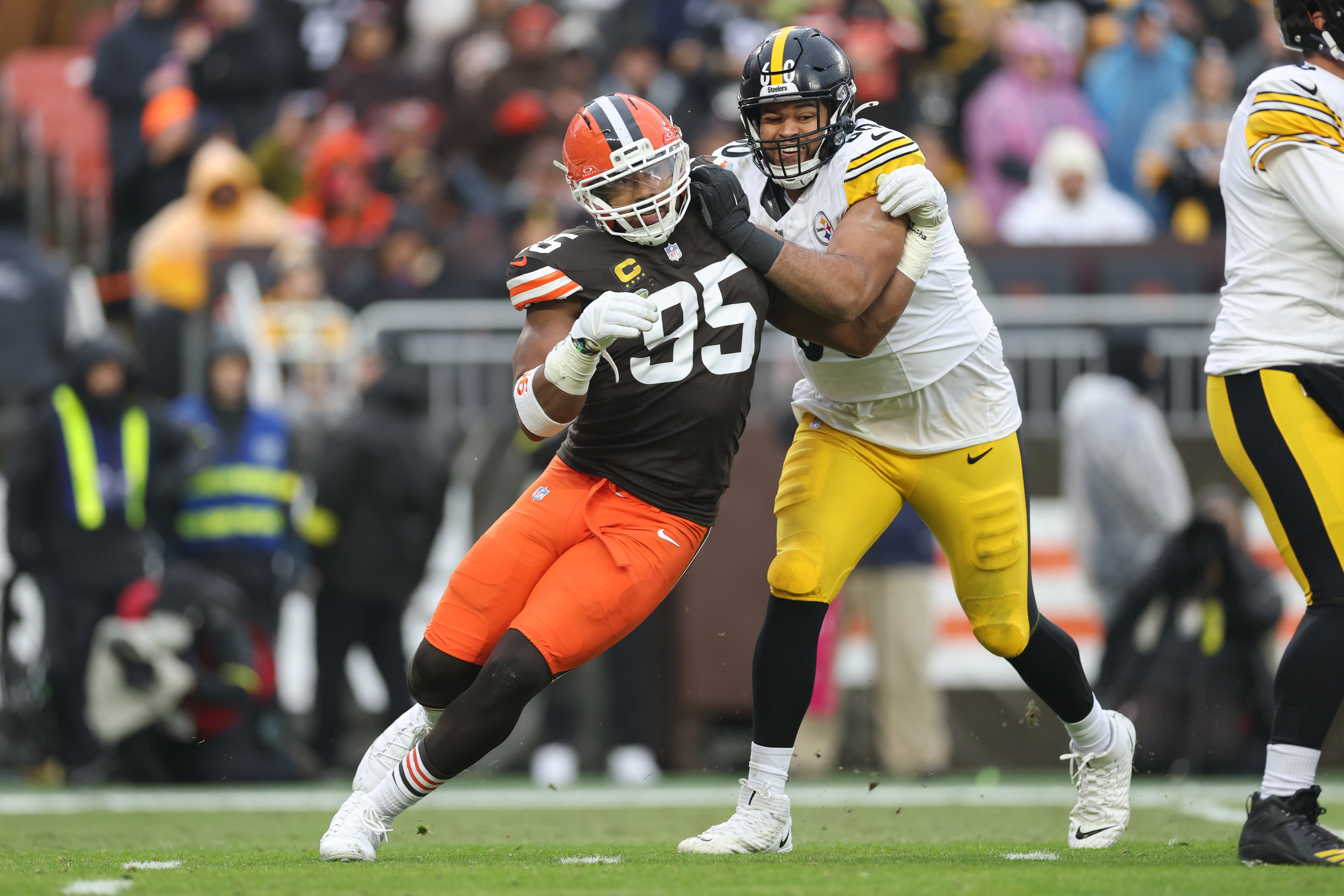 Browns' Myles Garrett shares what 'came back to bite' Steelers