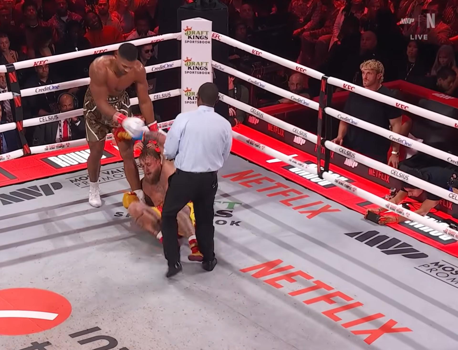 Logan Paul backs his brother for kneeling against Anthony Joshua