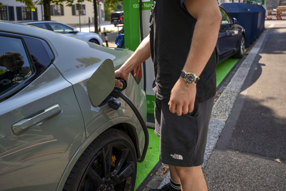 La jungle des tarifs aux bornes de recharge critiquée