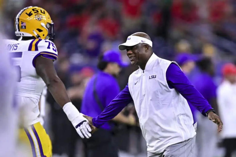 Frank Wilson made shocking threat to administration to coach LSU bowl game