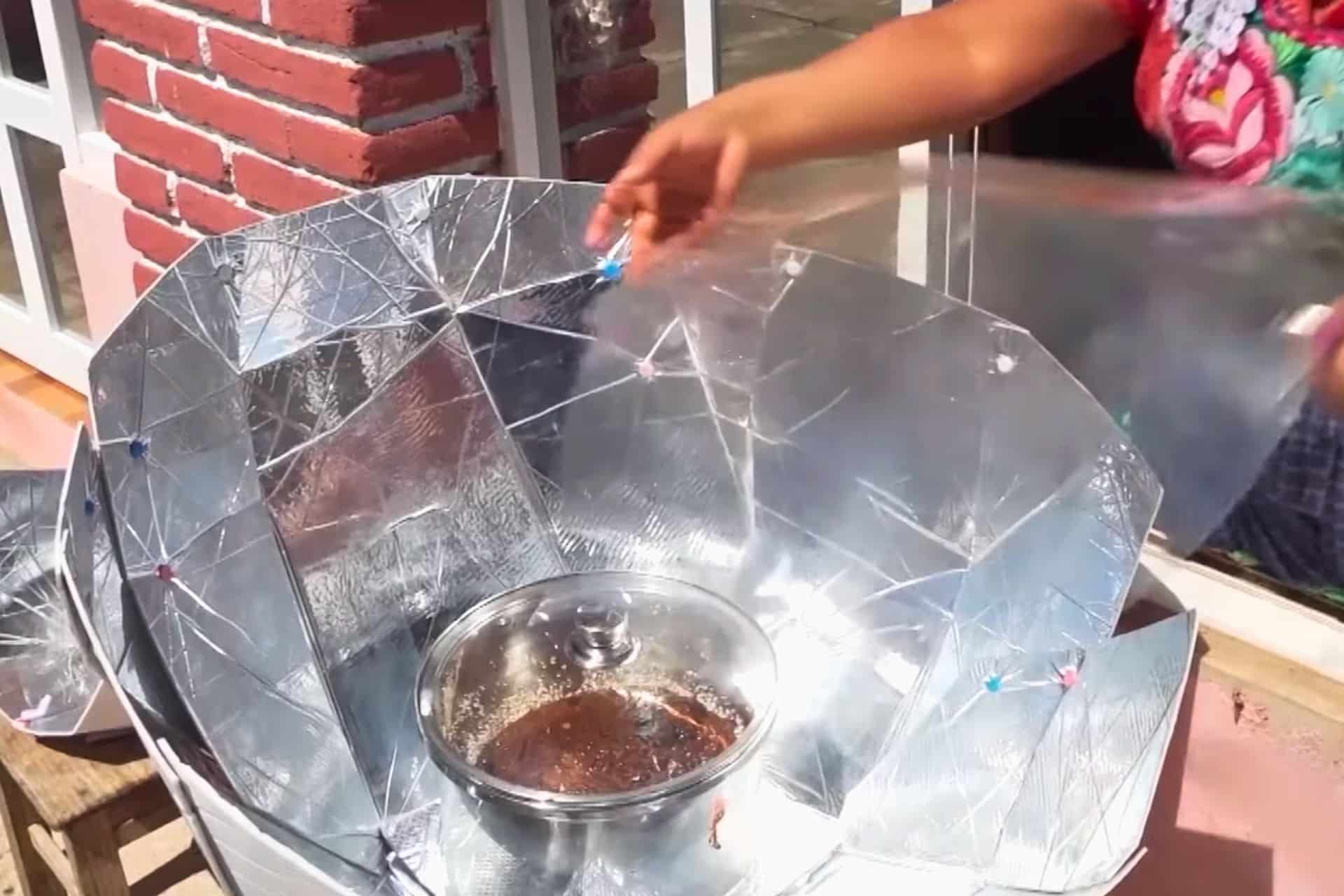 Oaxaca's 'solar cooks' are cooking meals using only the sun