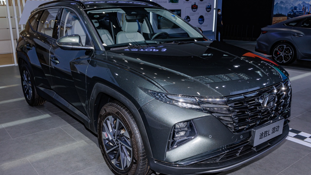 Hyundai recalls 51,000 Tucsons over a trailer hitch fire threat