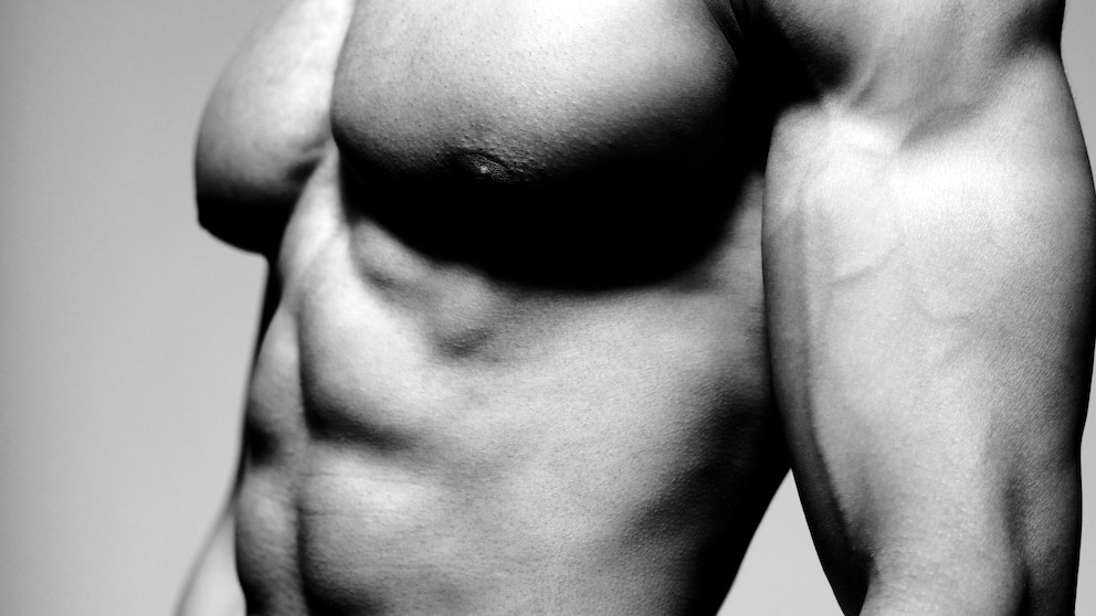 Wrestler reveals how to train for a muscular chest