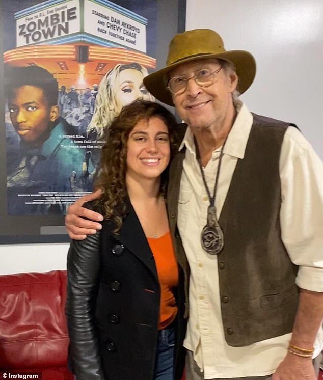 Chevy Chase S Daughter Says Comedian Came Back From The Dead Four Years