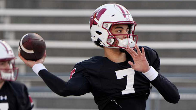 Former Wisconsin Badgers quarterback goes back into transfer portal for ...