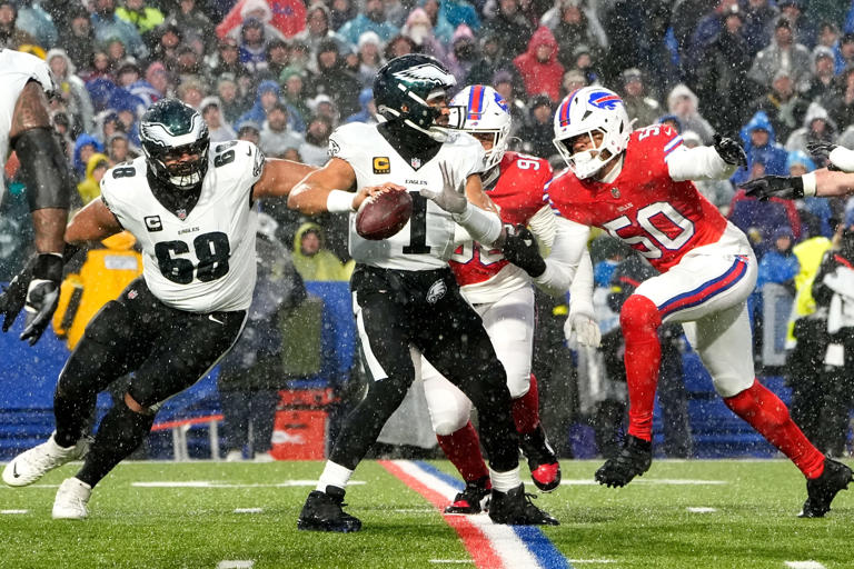 Eagles vs. Bills: Philadelphia holds a 13-0 lead entering the fourth ...