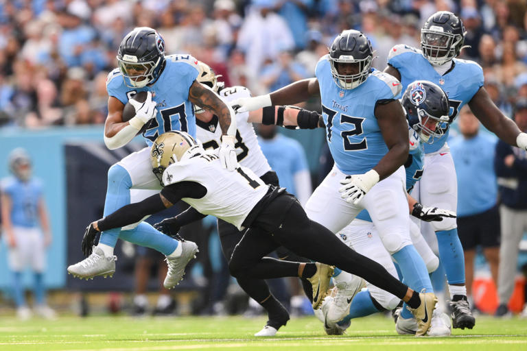 Titans' Alontae Taylor surprised mom with a house