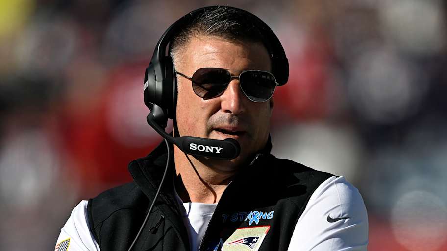 Updated playoff standings show Patriots still battling for crucial bye