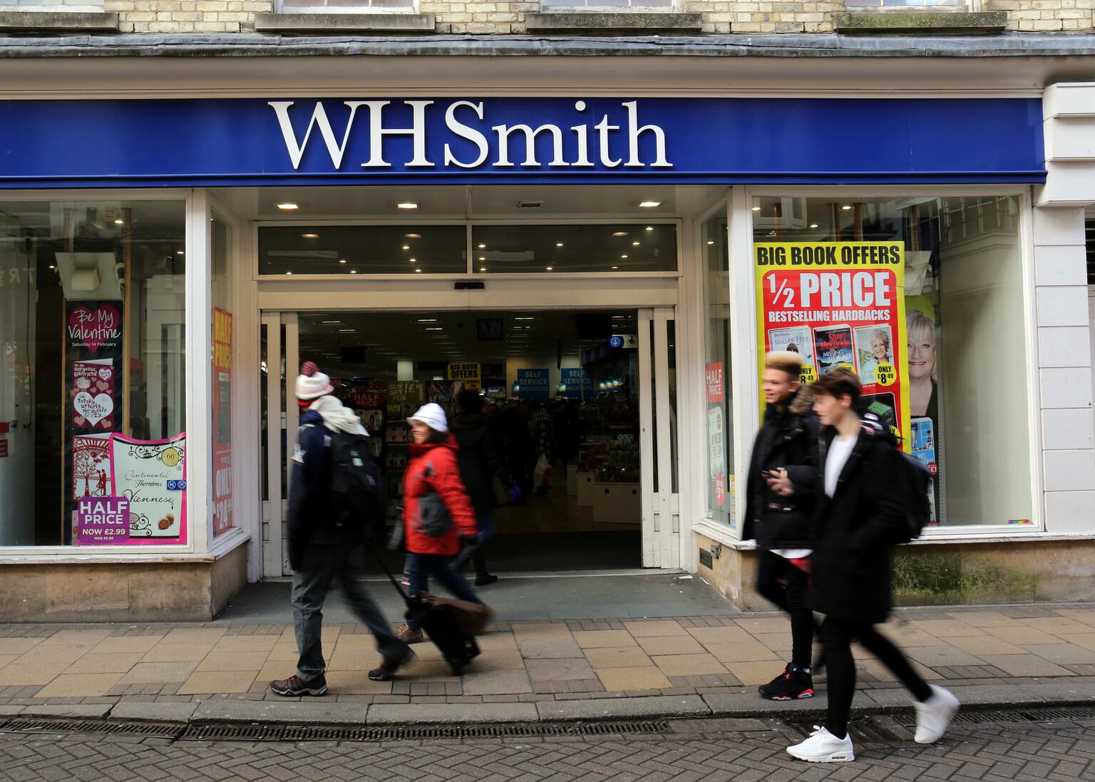 Which high street brands closed stores in 2025?