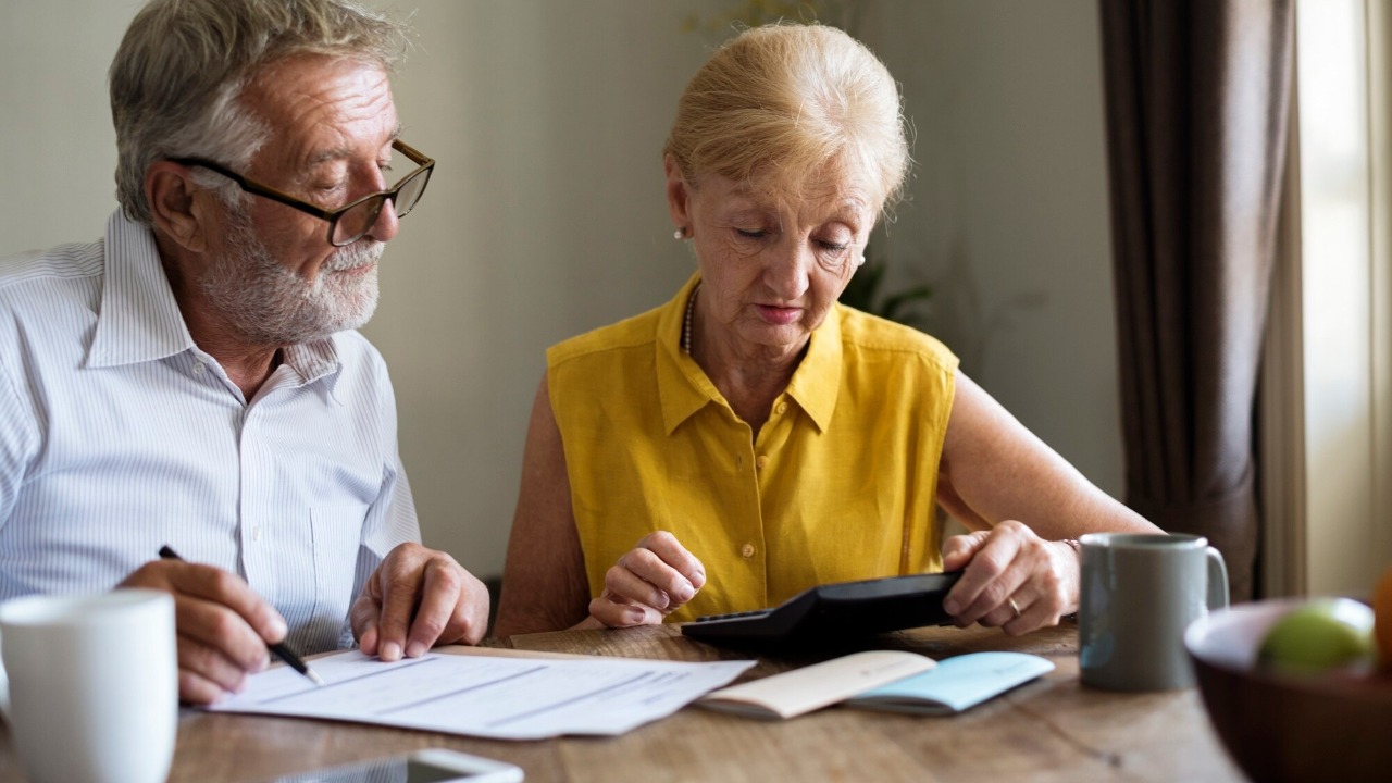 Who qualifies for the new $6,000 retirement tax credit