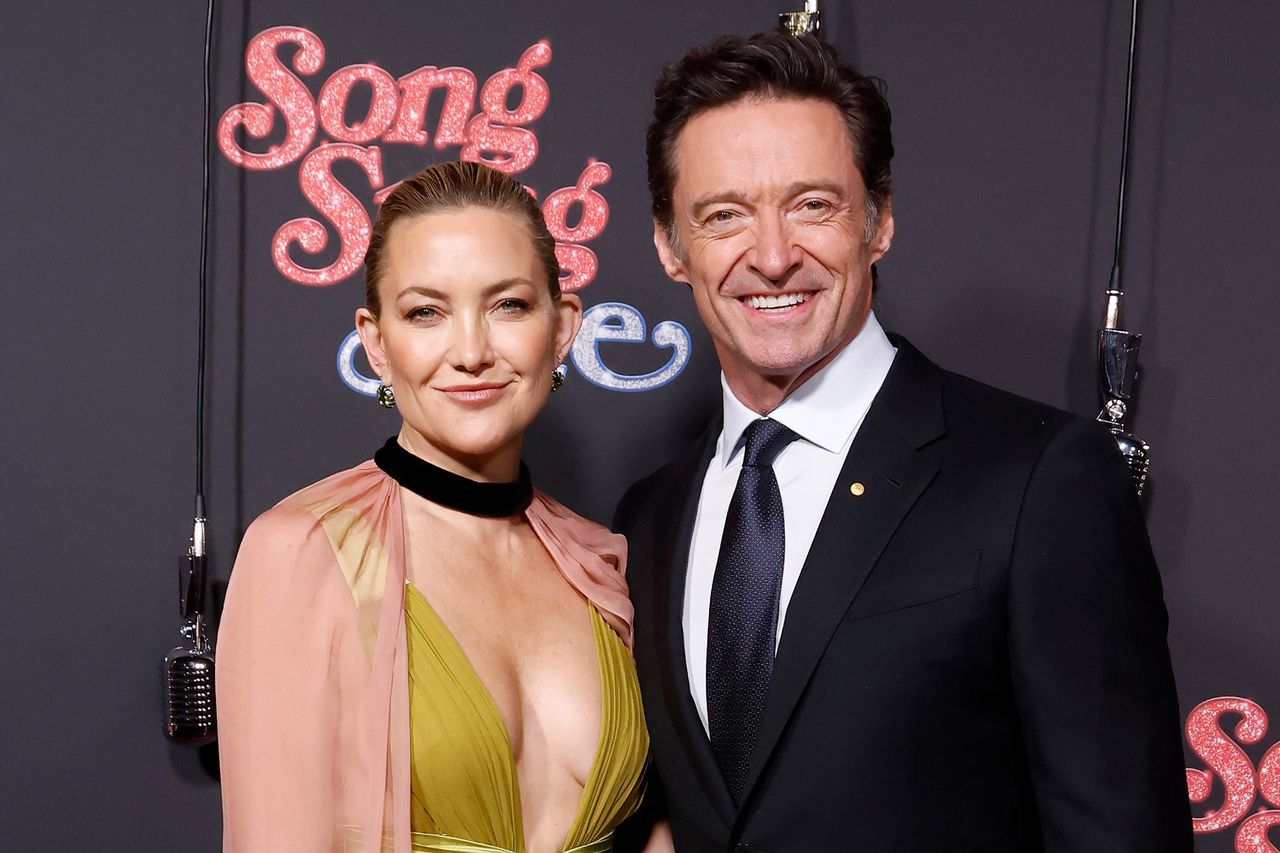 Are Kate Hudson and Hugh Jackman actually singing in 'Song Sung Blue ...