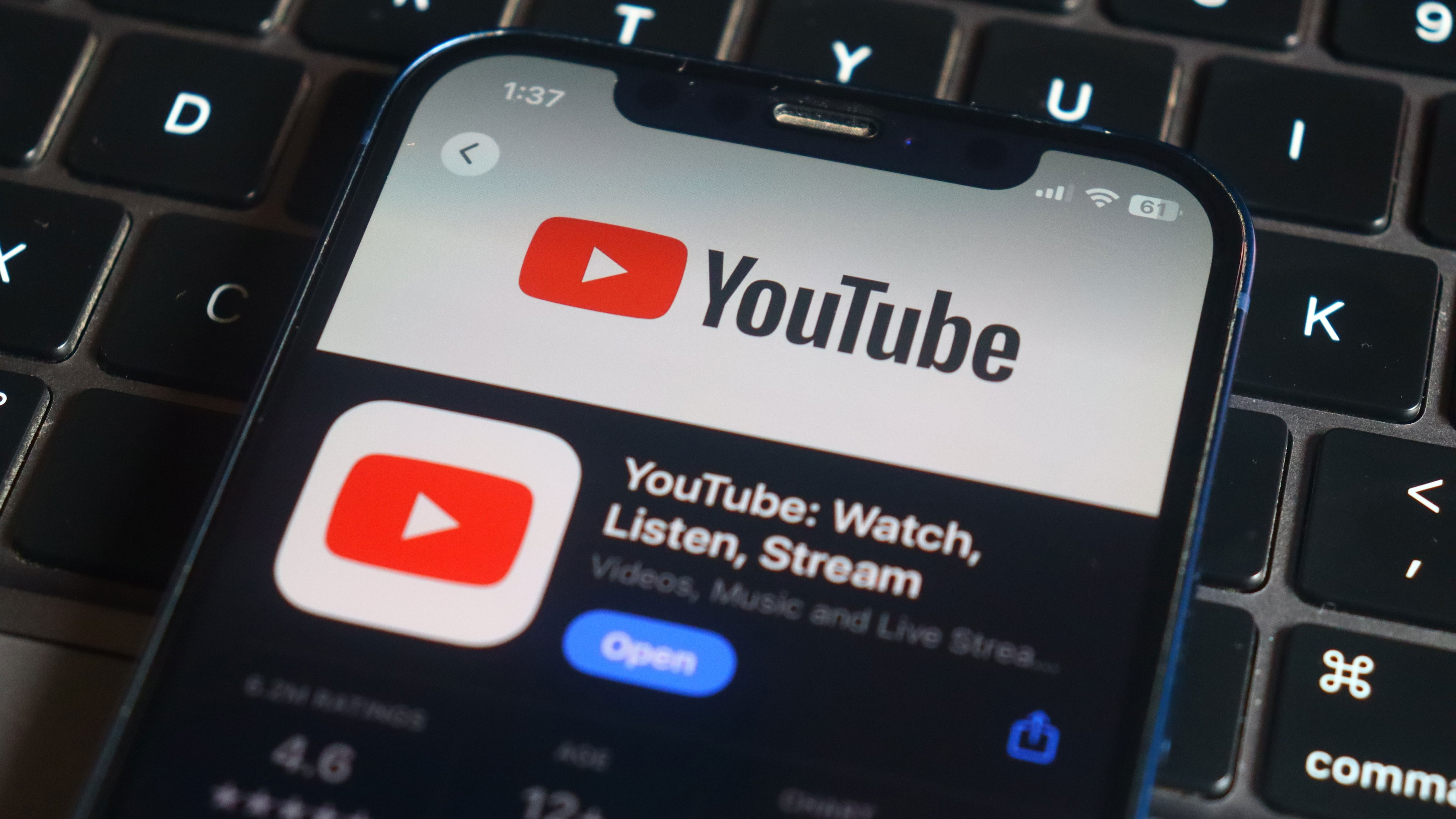 Co piąty film proponowany nowym użytkownikom YouTube to AI. Są z tego ...