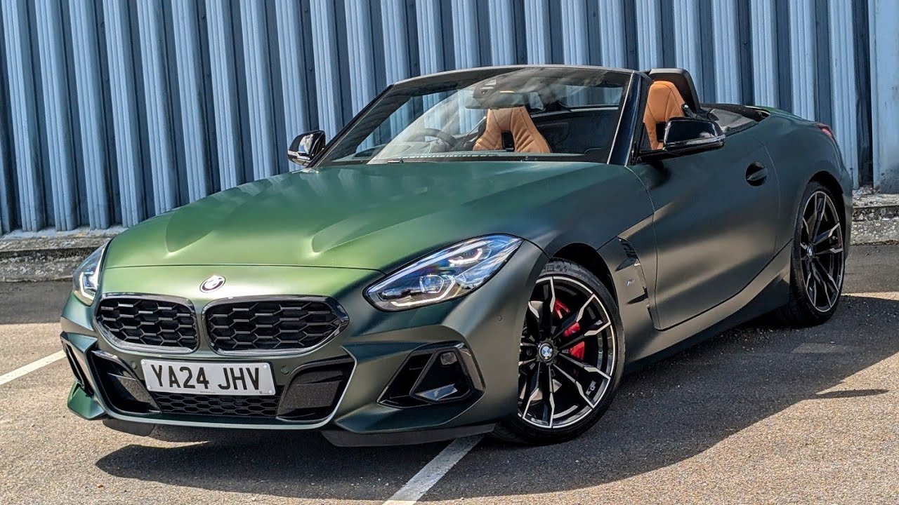 BMW Z4 M40i Handschalter on the road