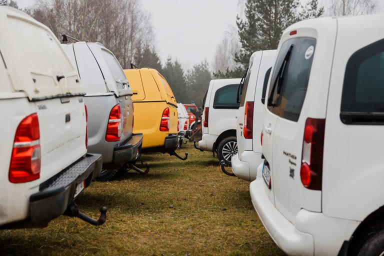 Ukraine receives over 30 vehicles and humanitarian aid from Latvia – photos