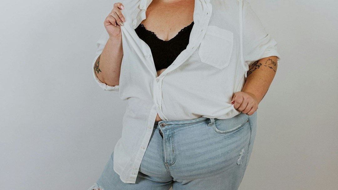 12 common styling tricks curvy women swear by