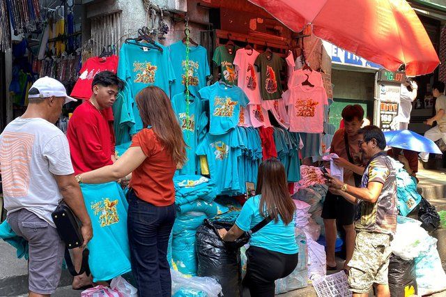 ‘Cloud dancer’, teal-green: 2026 lucky colors in demand in Divisoria