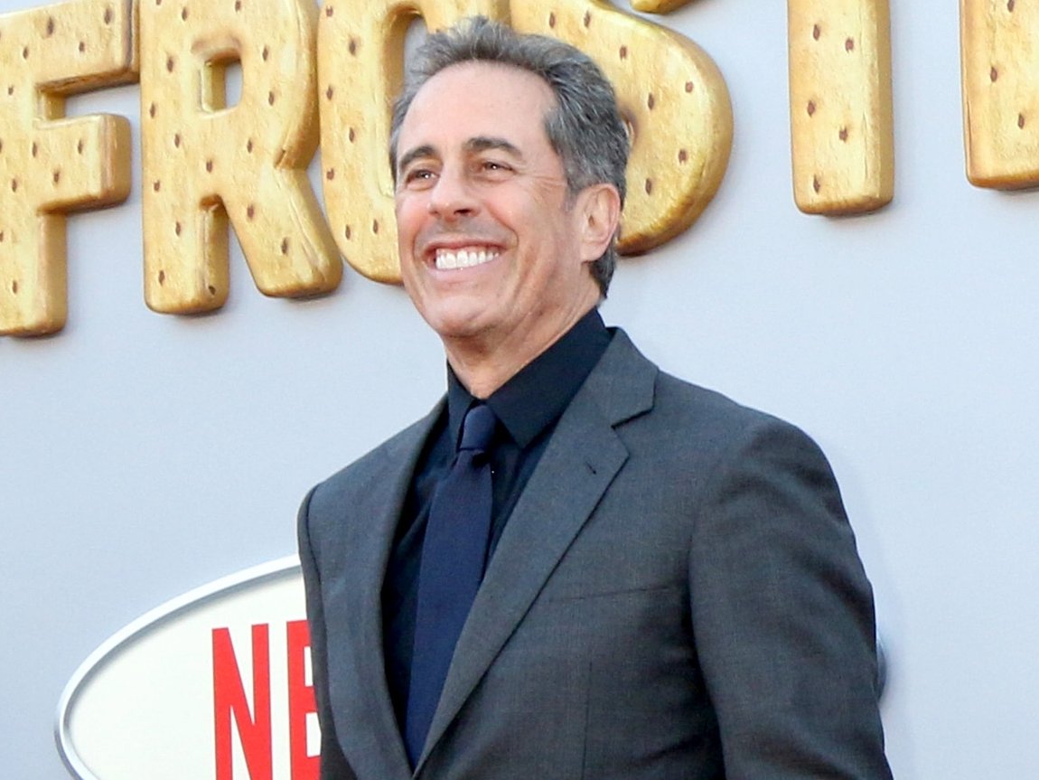 Jerry Seinfeld celebrates Christmas with old colleagues