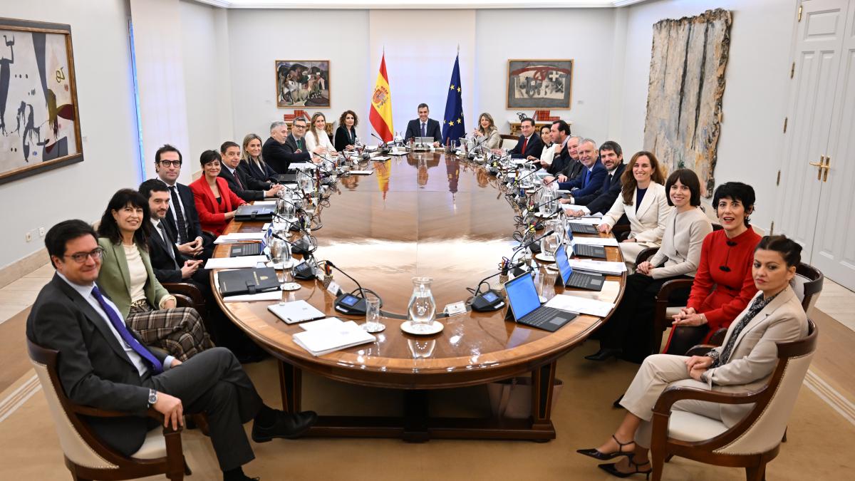 Los 22 ministros del Gobierno siguen el ejemplo de Sánchez y vacían sus ...
