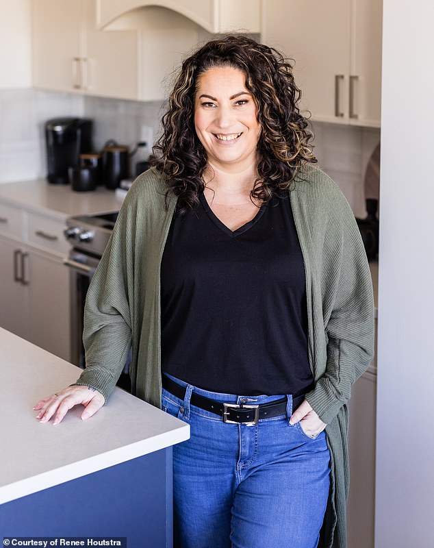 Mindset coach who works with top CEOs shares tips to combating self doubt