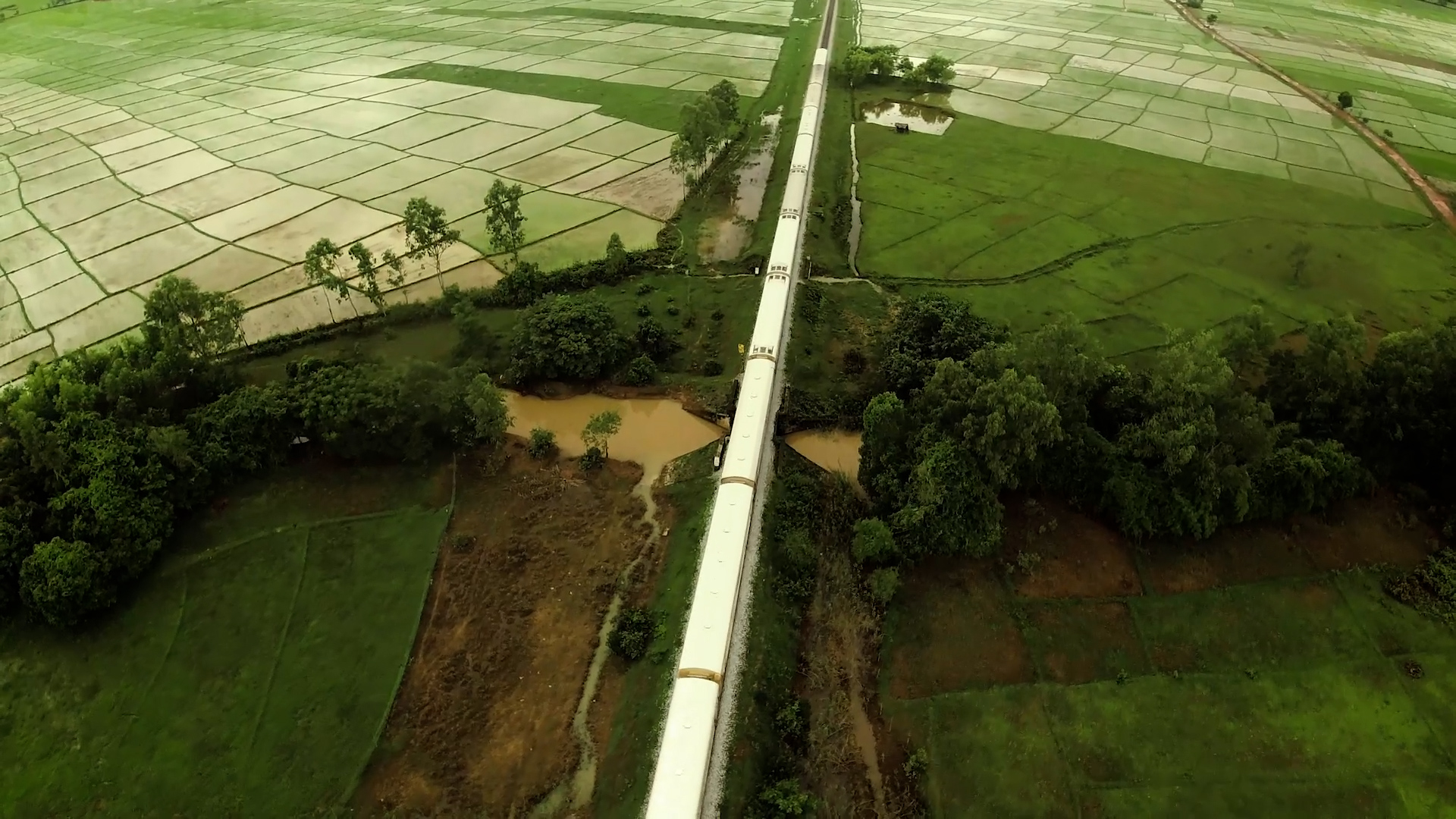 Train chasing by first person view drones, part 1