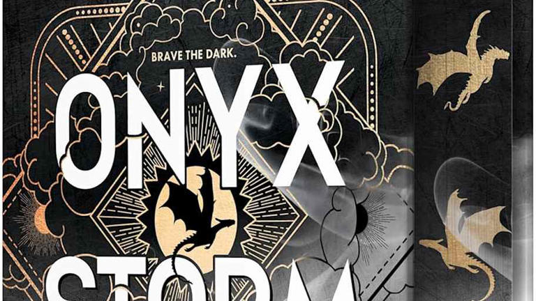 10 best romantasy books of 2025