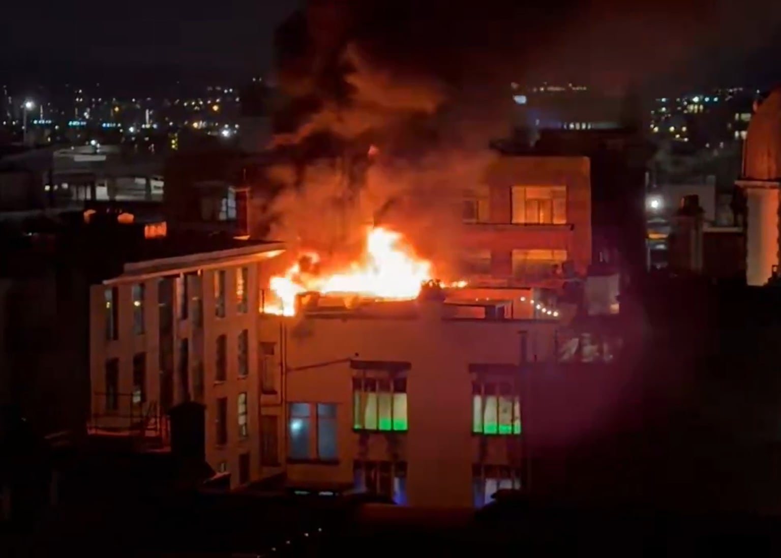 Rooftop hotel blaze extinguished by firefighters