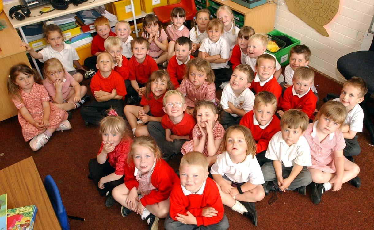Time flies: 17 class photos of Hartlepool primary school January new ...