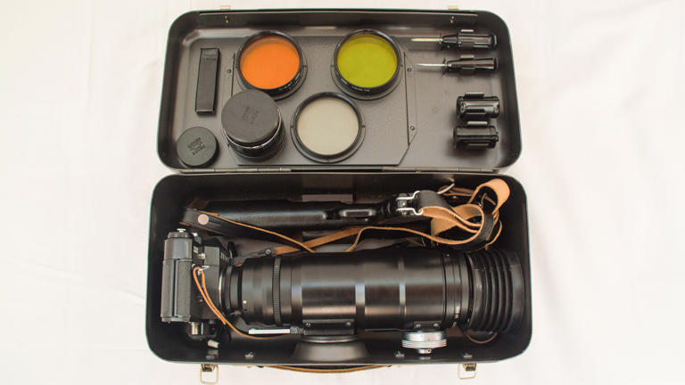 This Soviet 'sniper' camera looks more like a rifle than a photography ...