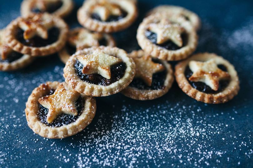 'Do not eat' warning for Christmas food staples - mince pies, cakes and ...