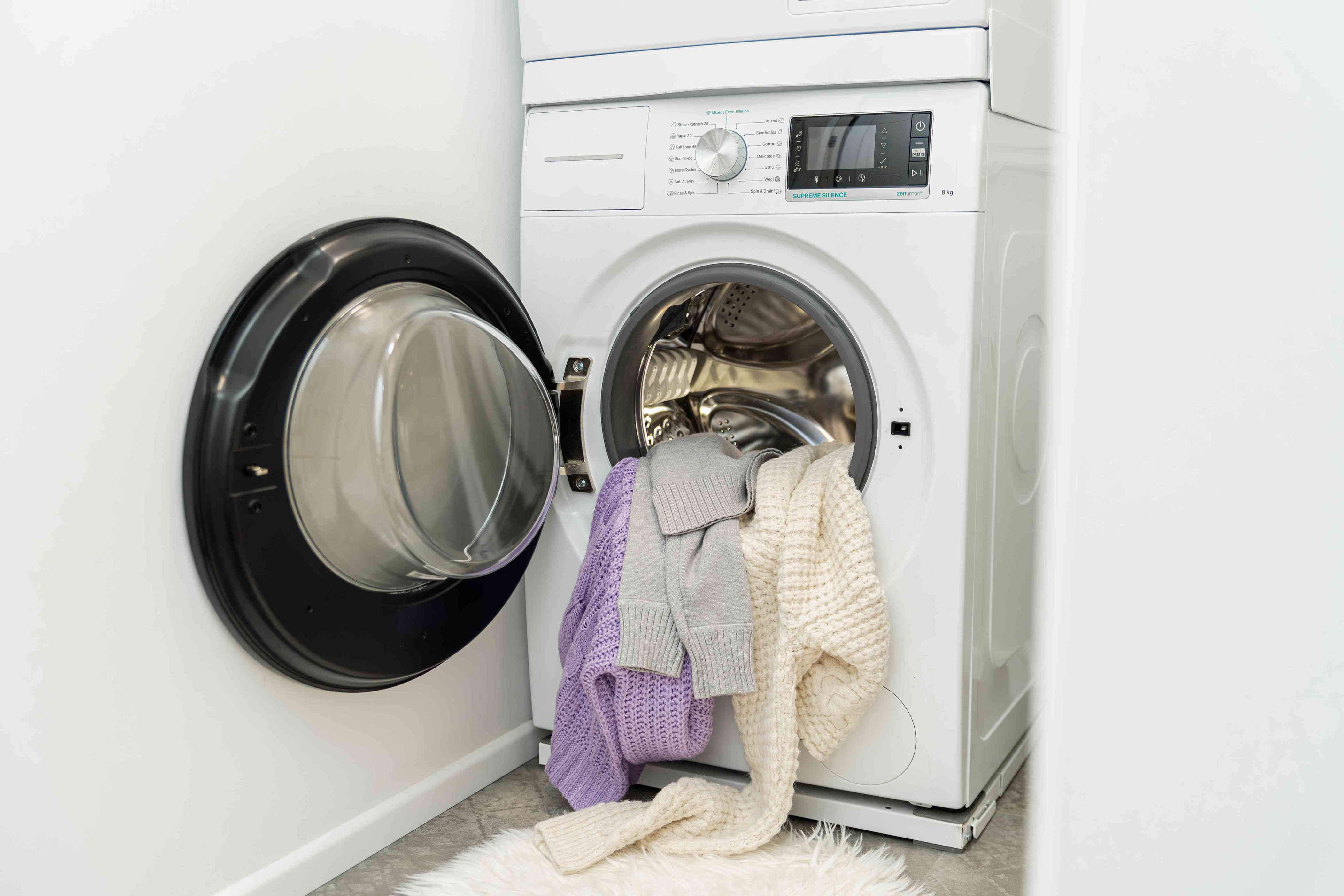 6 things you should never put in your washing machine, laundry pros say