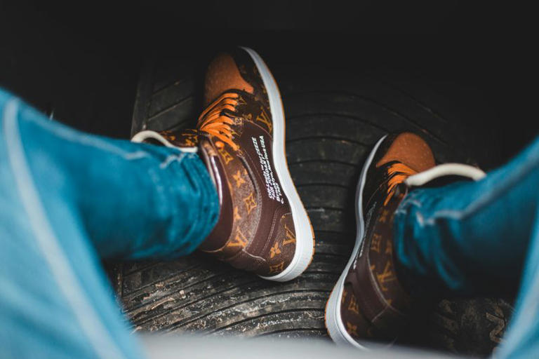 9 things men think are status symbols - but they don't impress women