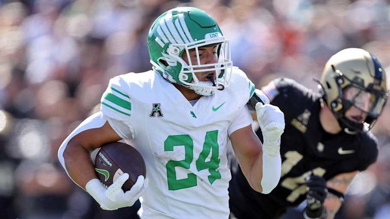 Another elite RB just became available for Texas in the transfer portal