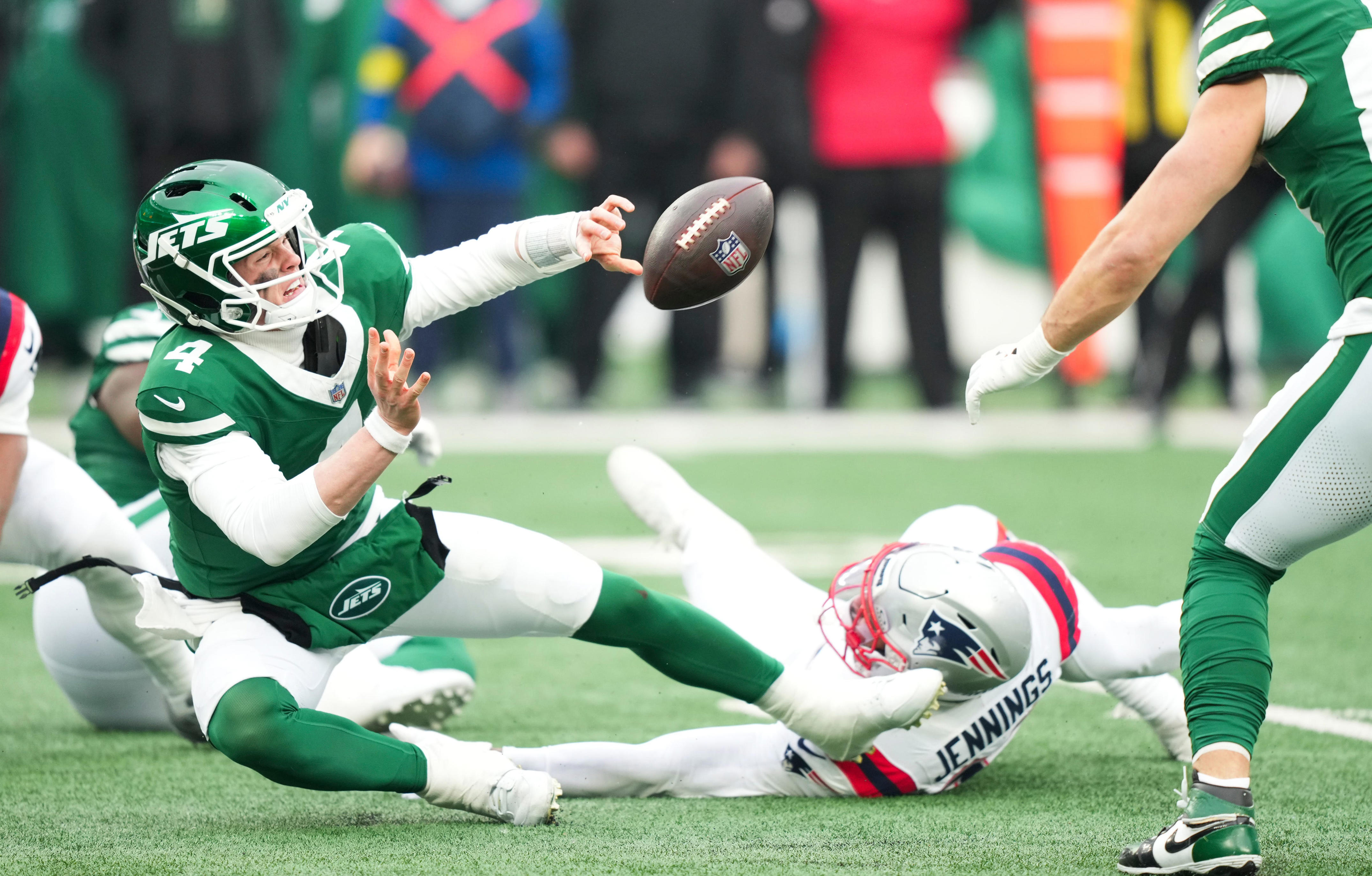 Jets vs. Patriots highlights as Drake Maye dominates in Week 17 loss