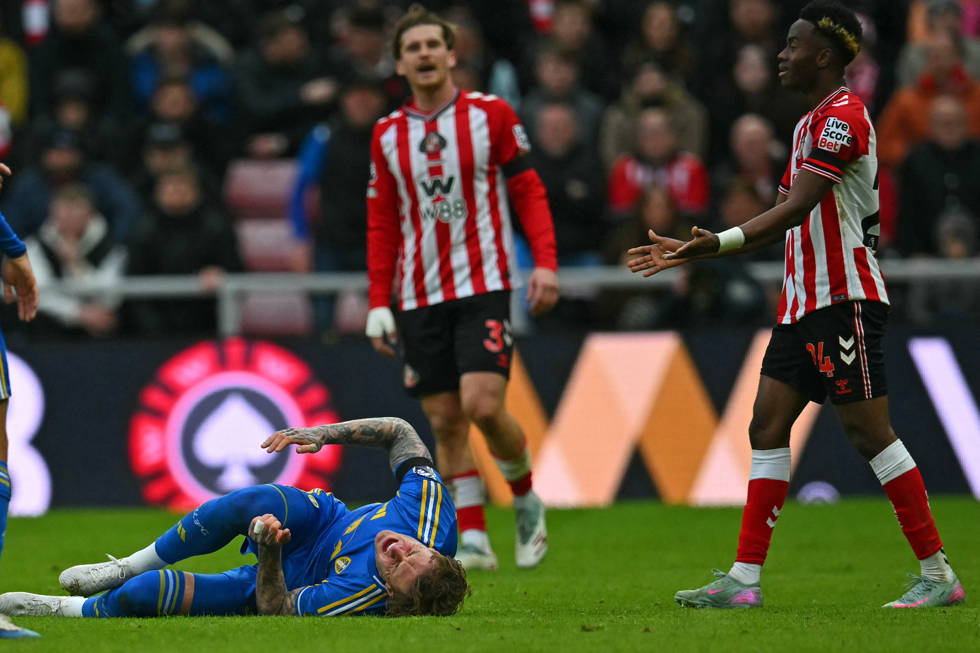 VAR decision questioned after 'nasty' incident in Sunderland v Leeds United