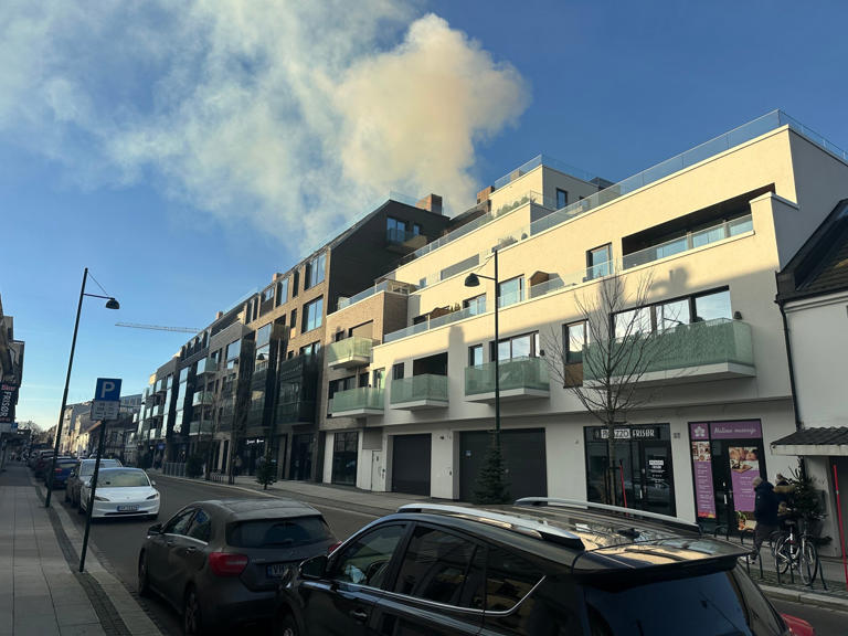 Over 100 evakuert – har kontroll på brannen