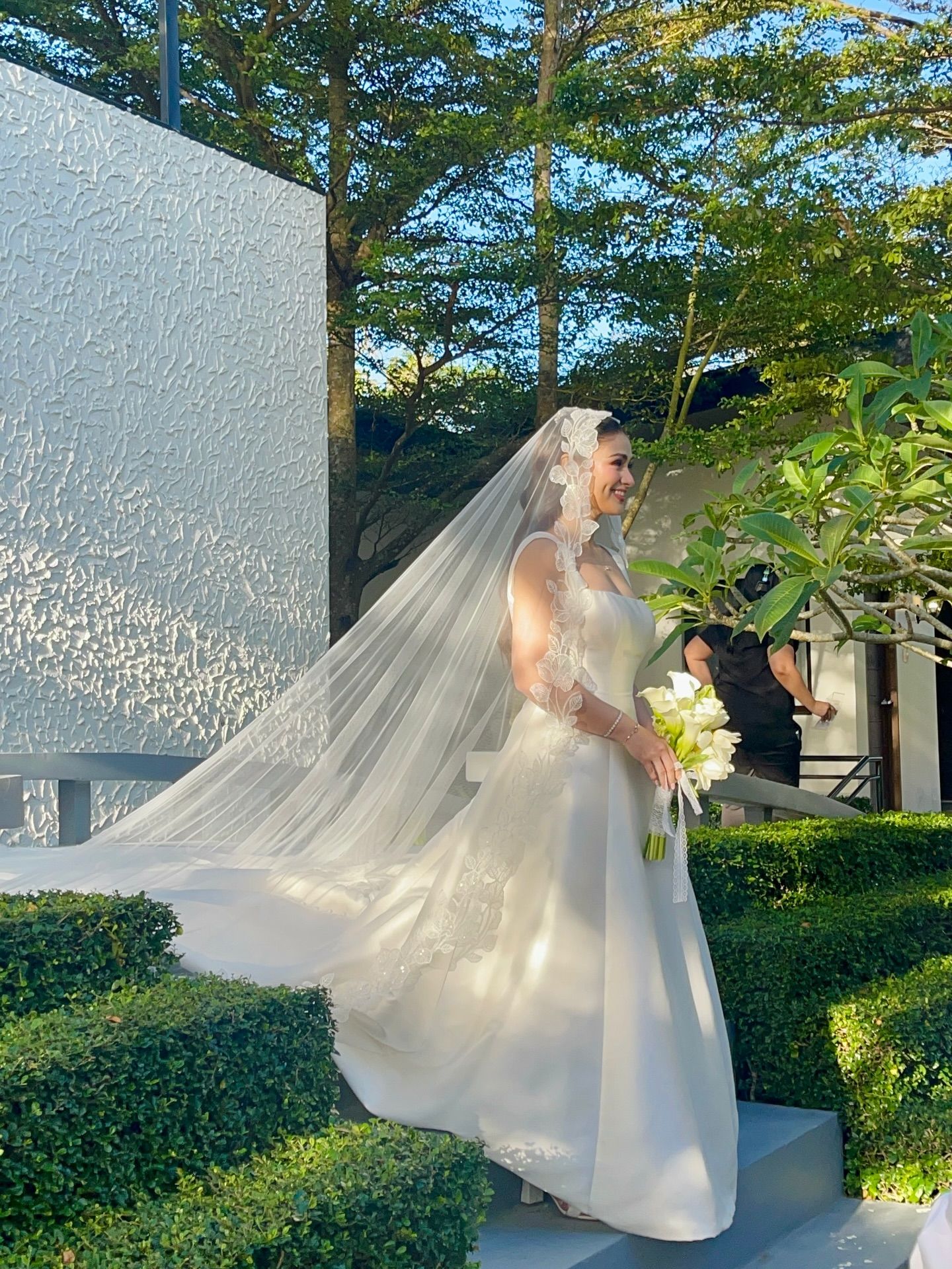 An impeccable, immaculate bridal look: Behind the scenes at Carla ...