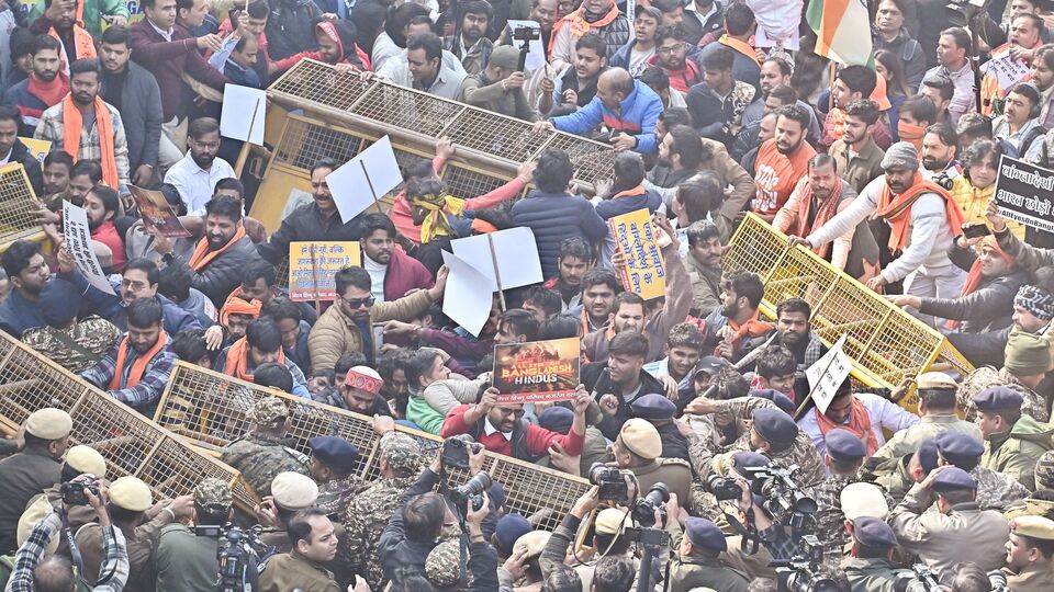 Bangladesh sidesteps India's concerns over 'hostilities' against Hindu ...