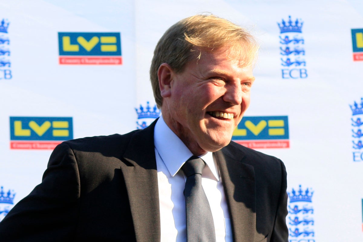 Former England and Glamorgan batter and ECB boss Morris dies aged 62