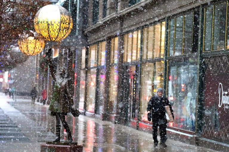 Snow intensifies across Minnesota as blizzard conditions develop