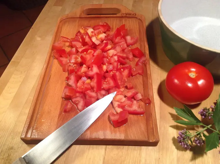 The 4 kitchen utensils doctors say you should throw away immediately