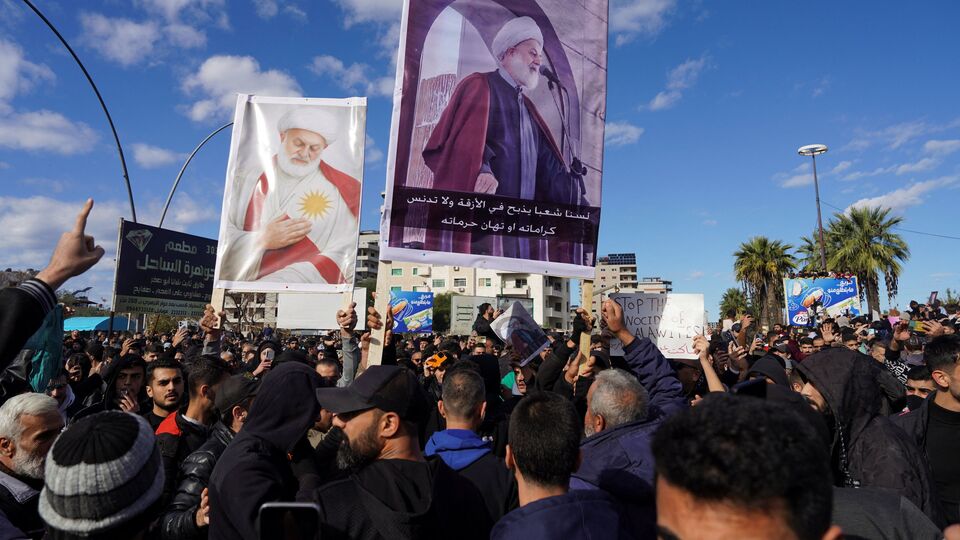 Gunfire, stone-pelting leaves at least 4 dead in Syria as Alawites ...