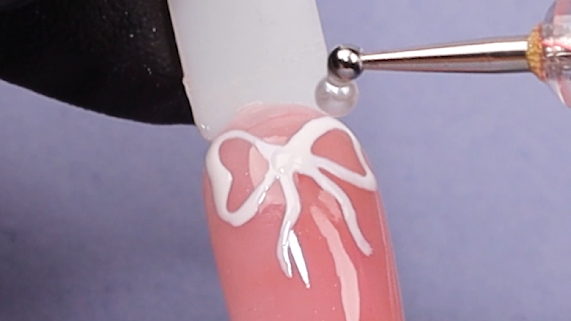 Design français chic avec détail de nœud