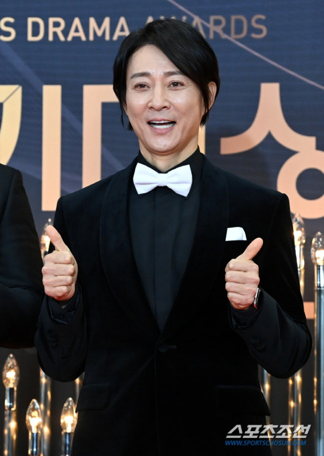 In the end, 56-year-old Choi Soo-jong wrote a handwritten letter to his ...