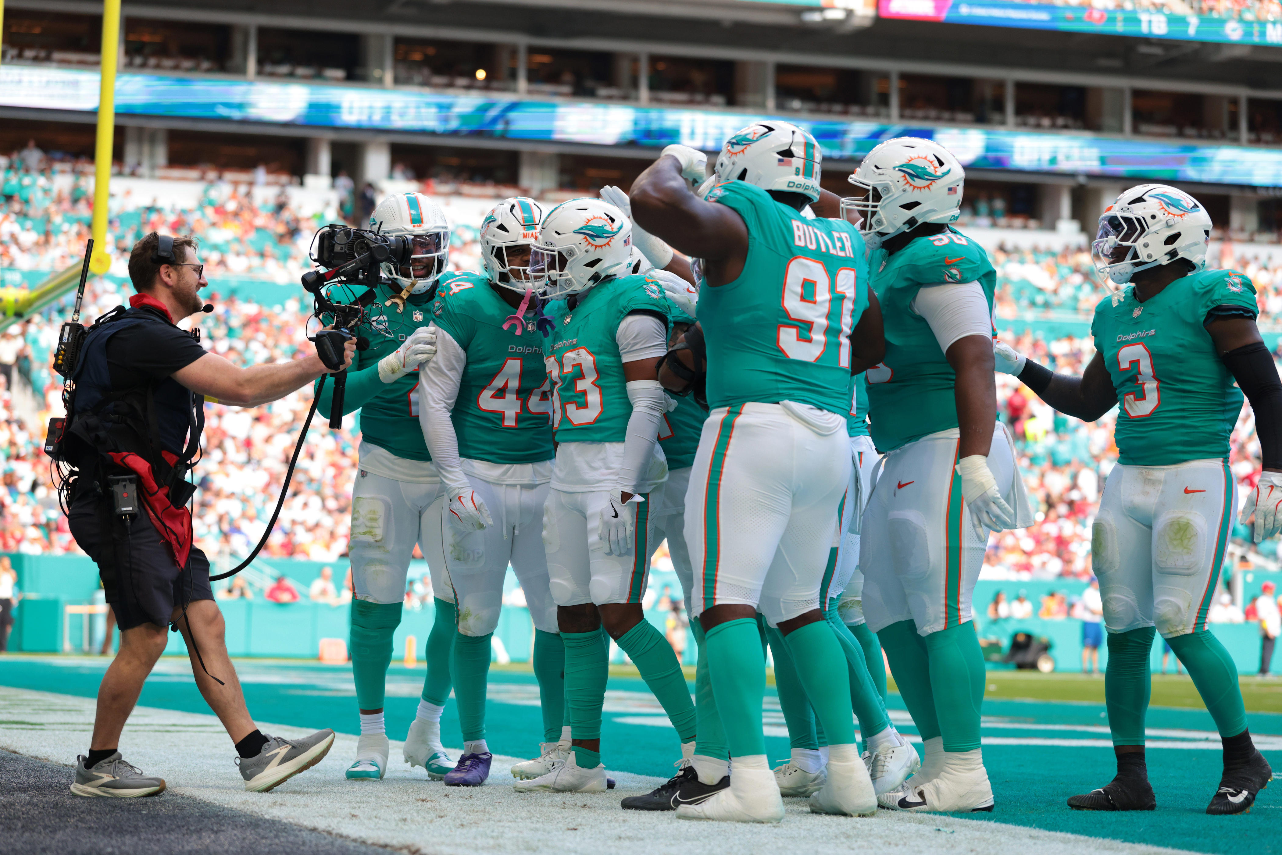 Dolphins vs Bucs game recap, Miami hangs on late to defeat Tampa Bay